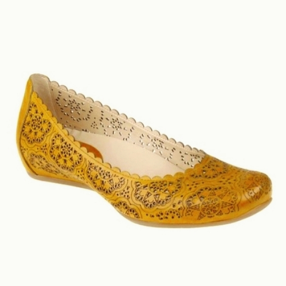 Earthies | Shoes | Earthies Bindi Leather Flats | Poshmark